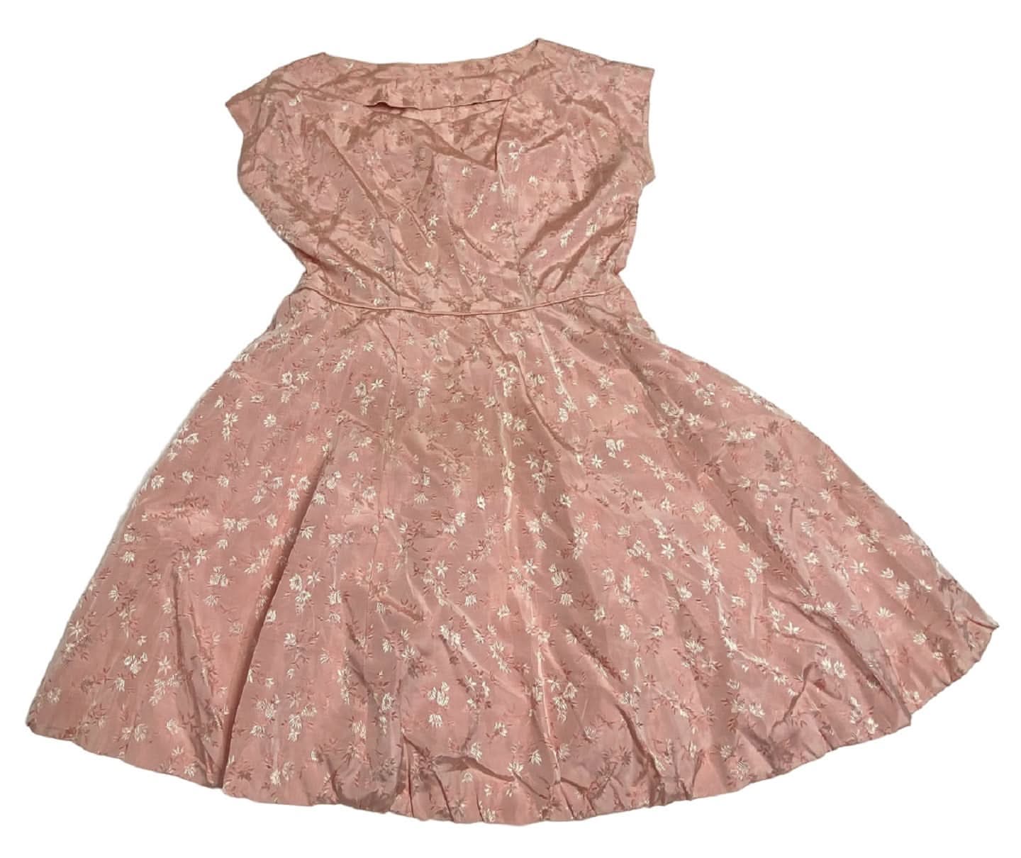 50s to 70s Dresses ~24 to 28 pcs – Raghouse